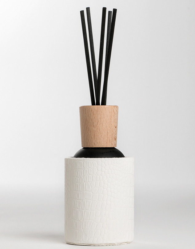 leather diffuser holder- δερμάτινη θήκη για αρωματικό χώρου-bathroom ...